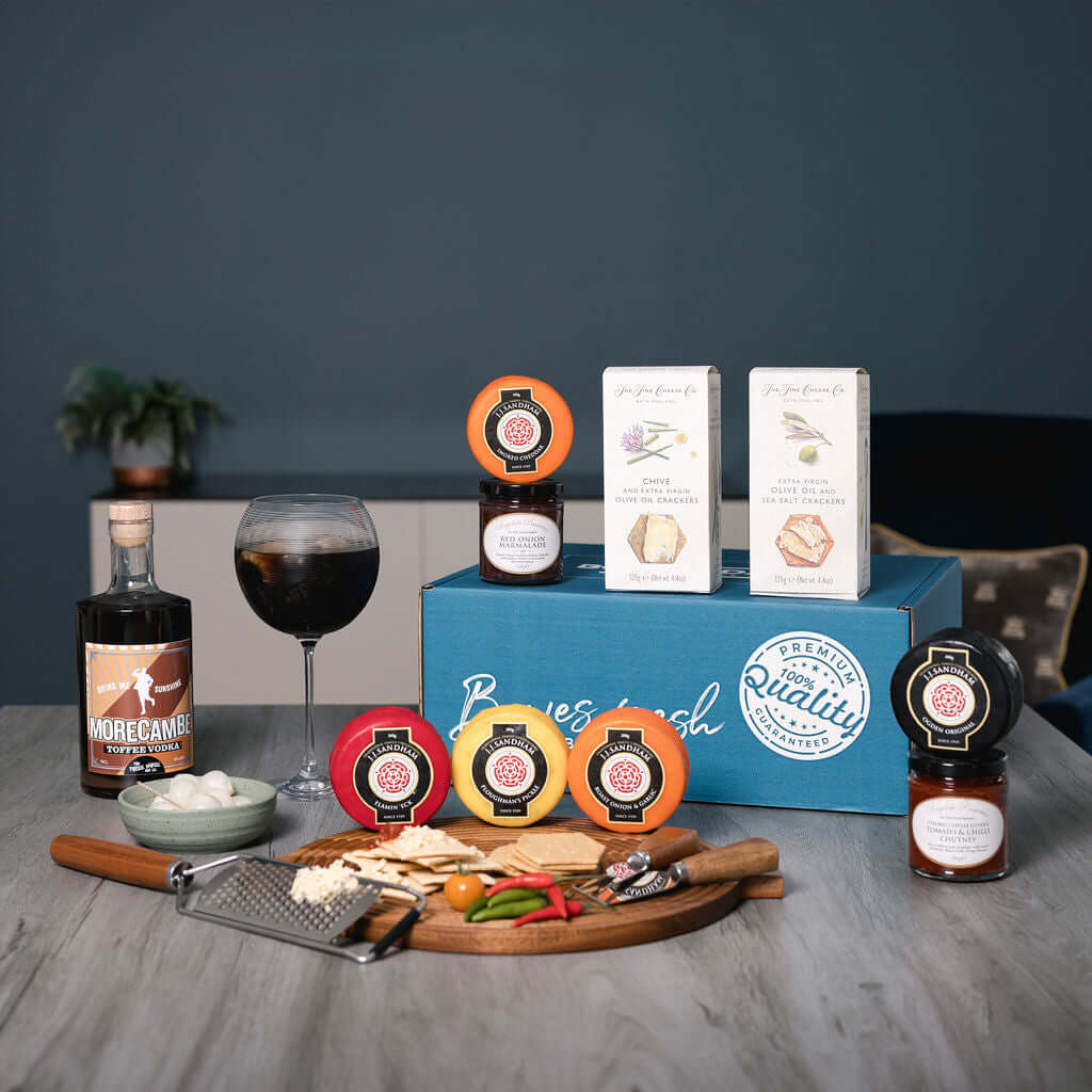 Red Rose Cheese Gift Hamper with Gin